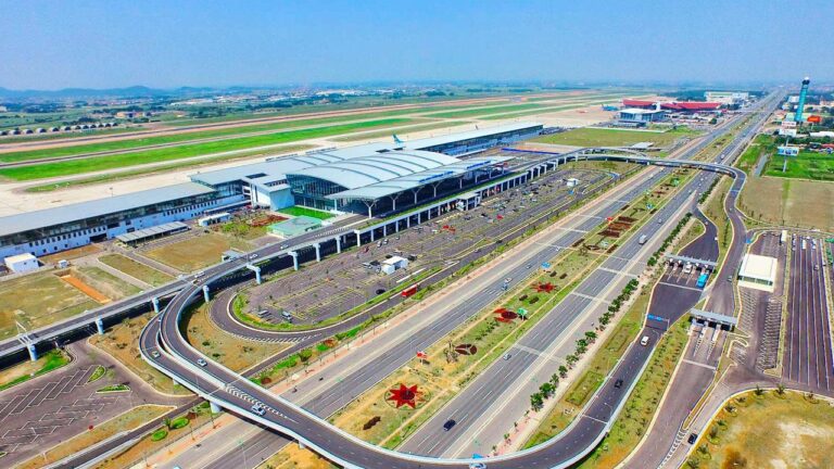 Hanoi HAN Airport Guide: Terminals, Transport, and Services
