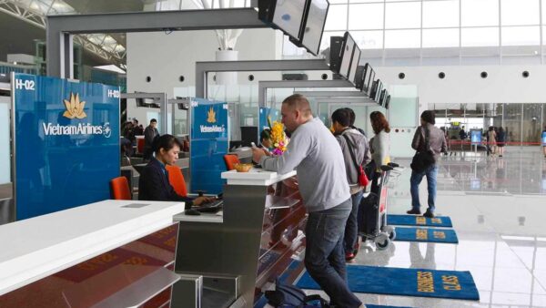 Hanoi HAN Airport Guide: Terminals, Transport, and Services